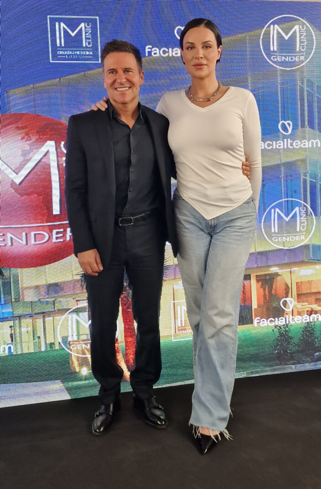 El doctor Iván Mañero y la actriz Jedet presentan un nuevo estudio ...